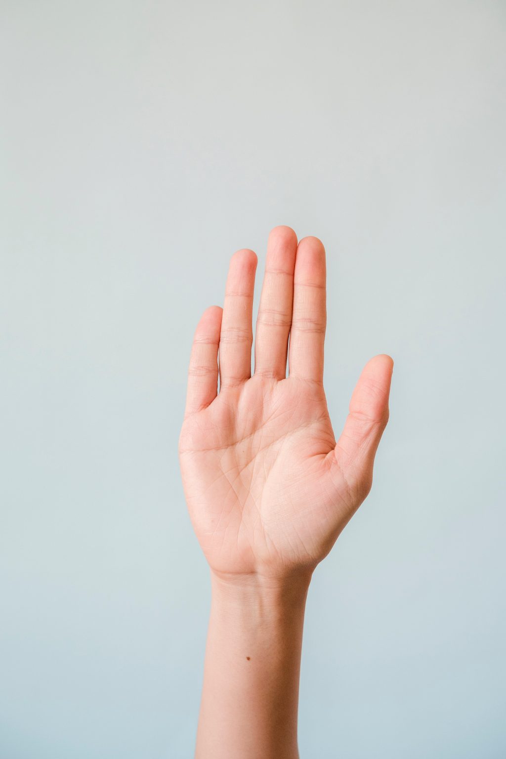 Up to 20 Diving Hand Signals You Should Know Underwater