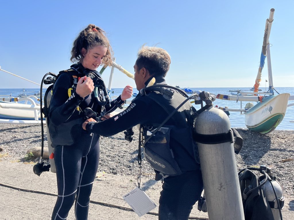 Underwater Guardians: How Buddy Checks Keep Divers Safe