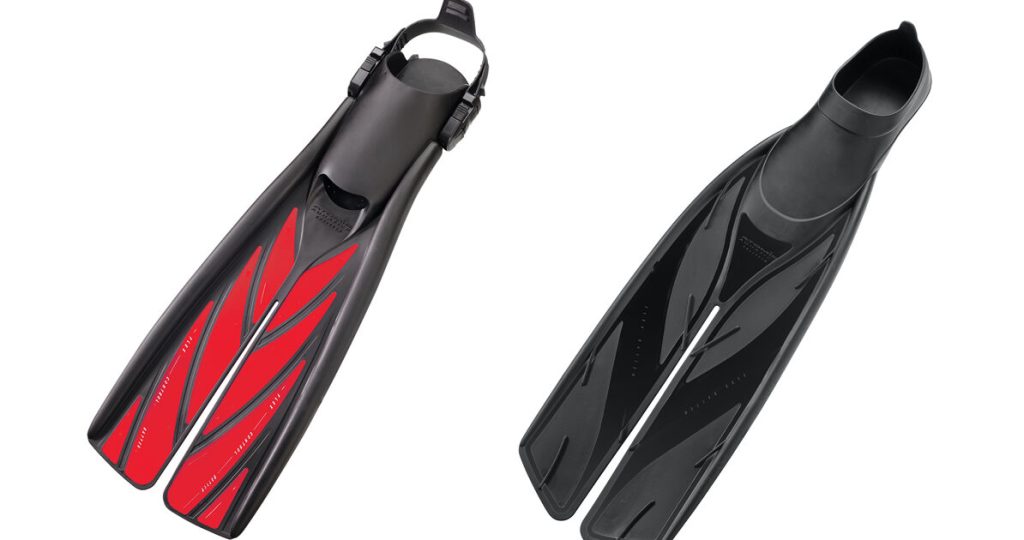 Open-Heel vs. Full-Foot Fins in Scuba Diving