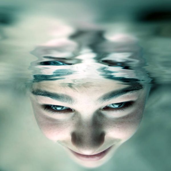 Can You Open Your Eyes Underwater Without Goggles? Yes—Here’s How